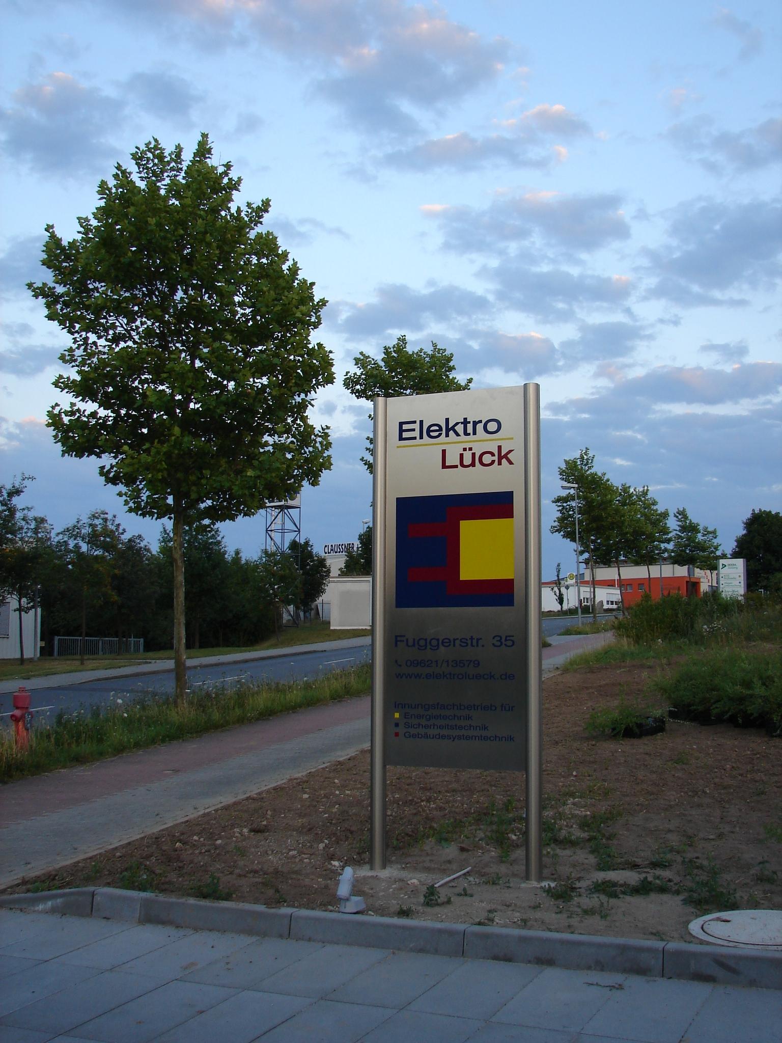 Pylone – Planung, Gestaltung und Installation