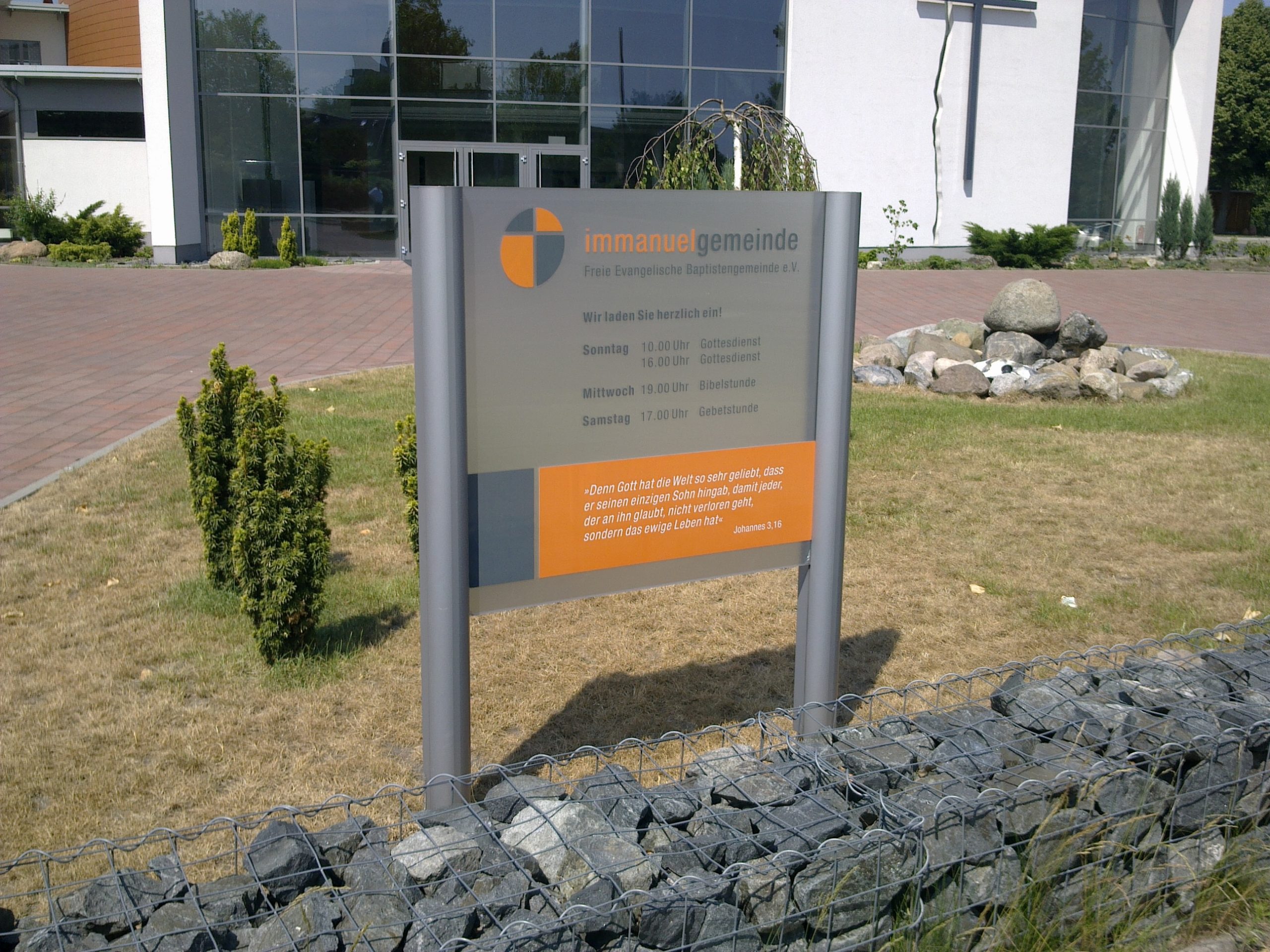 Pylone – Planung, Gestaltung und Installation